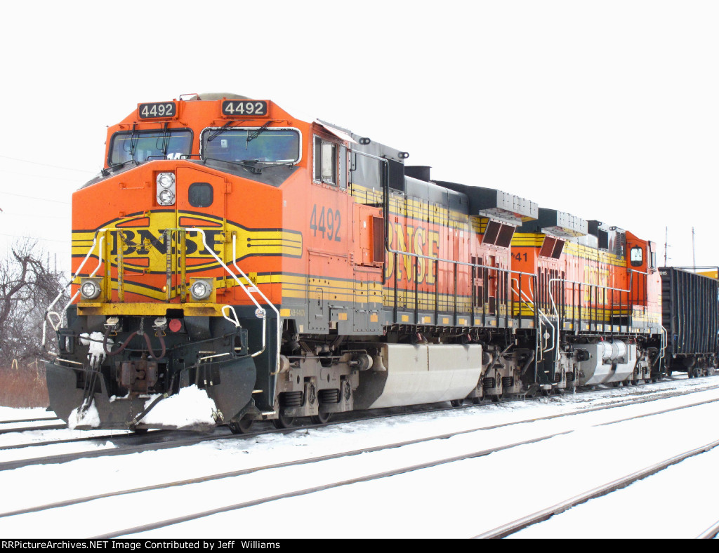 BNSF 4492